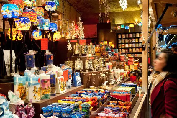 A Guide to Navigating the Paris Christmas Market: Food, Gifts, and Fun ...